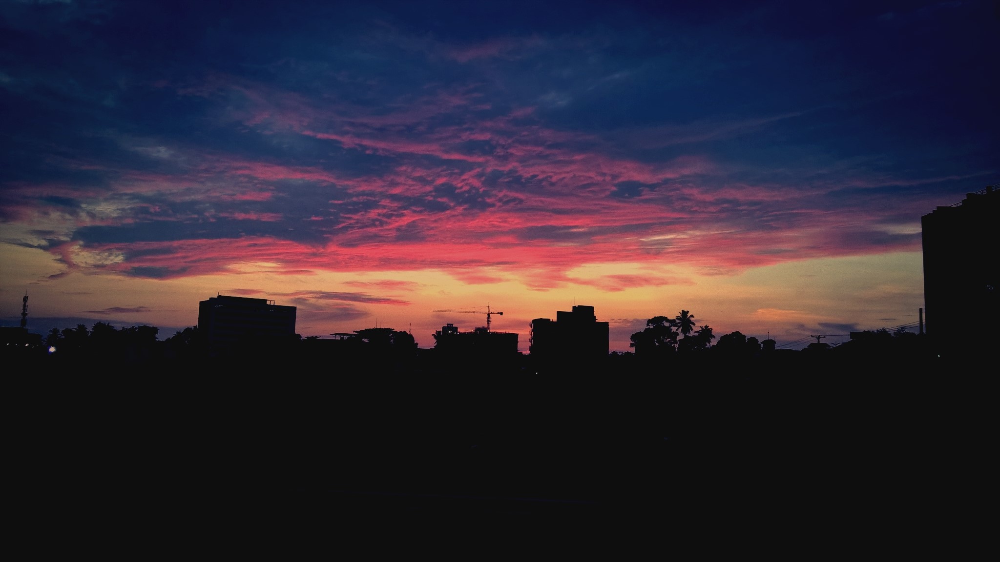 city, sun rays, sky, building, landscape HD Wallpaper