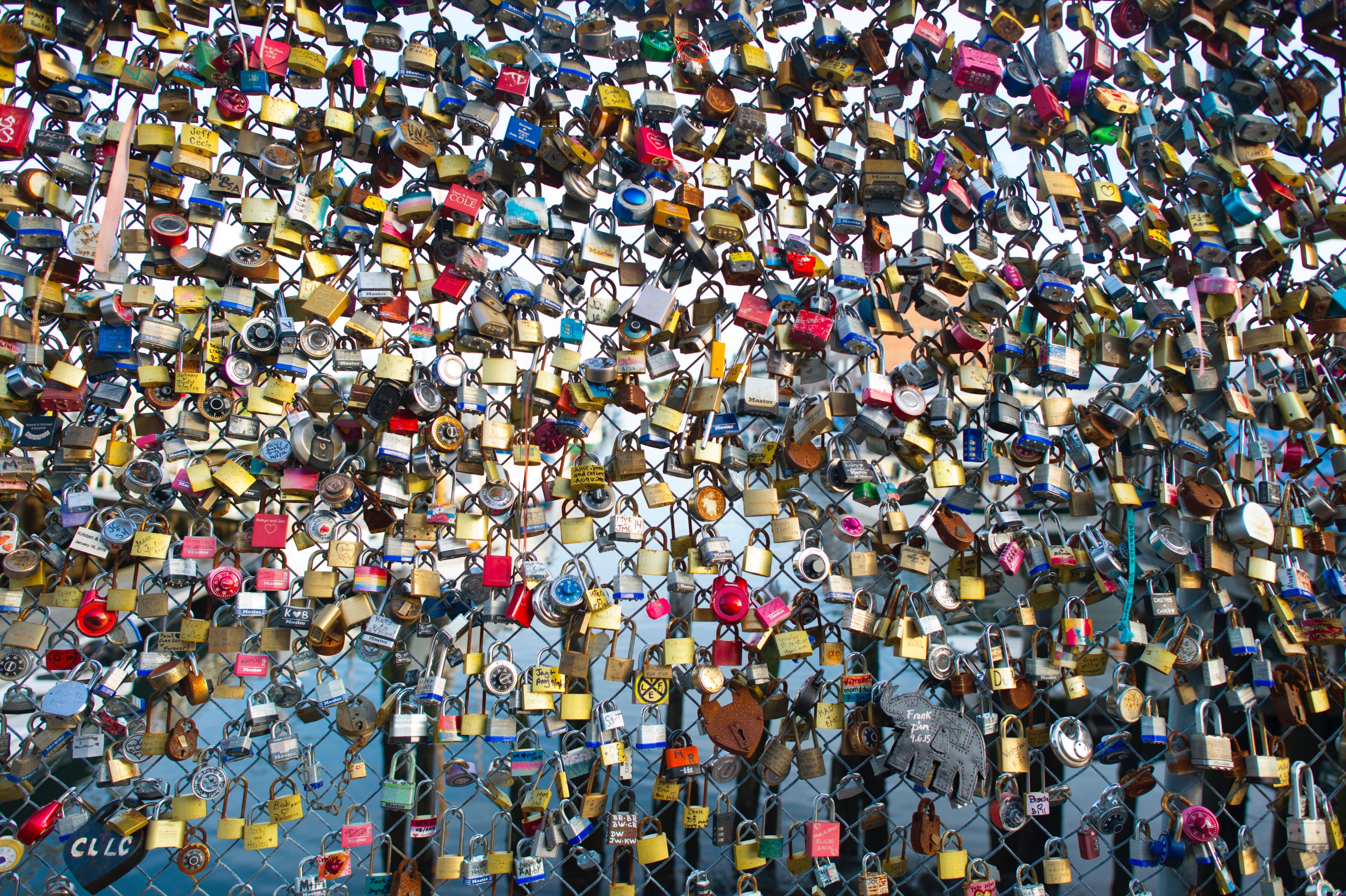 portland love lock and key 4k HD Wallpaper