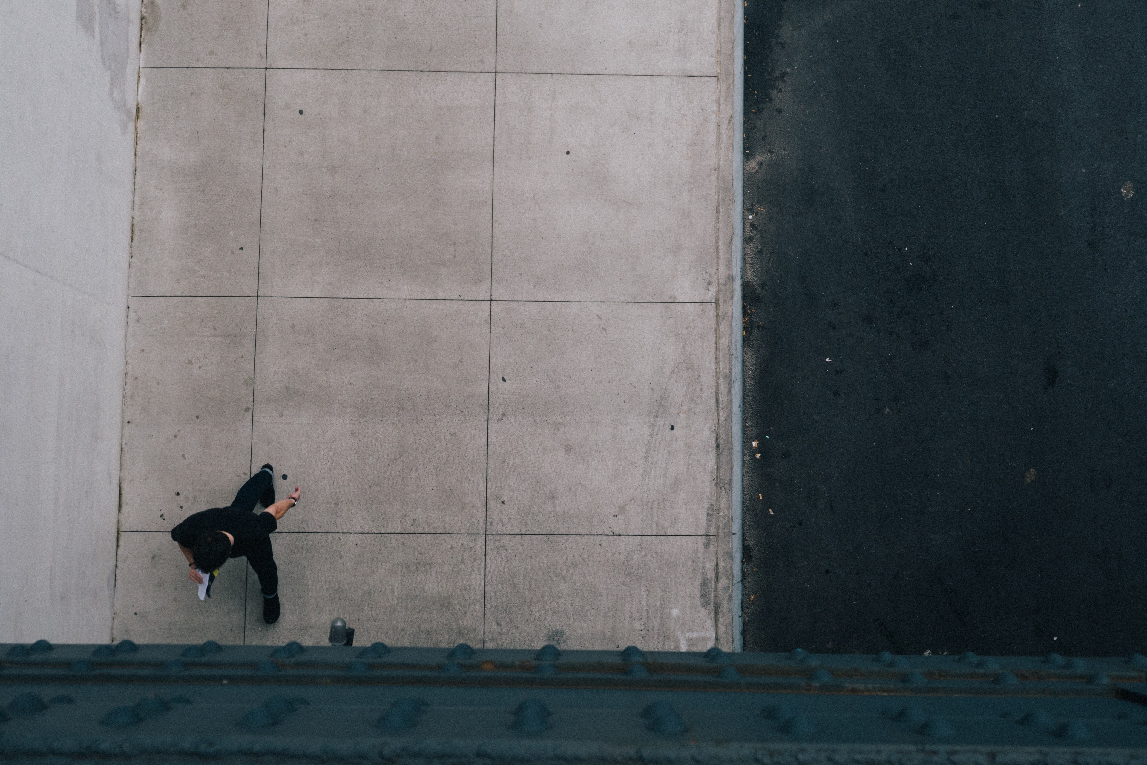 window downtown urban and pedestrian 4k HD Wallpaper