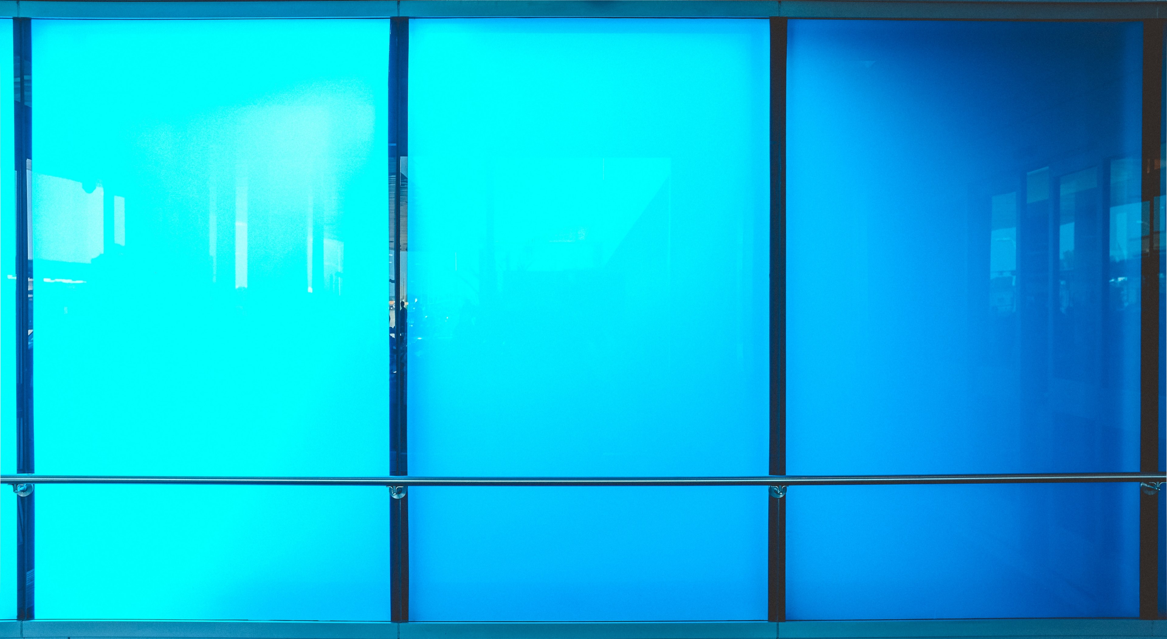 reflection shiny gradient and glass 4k HD Wallpaper