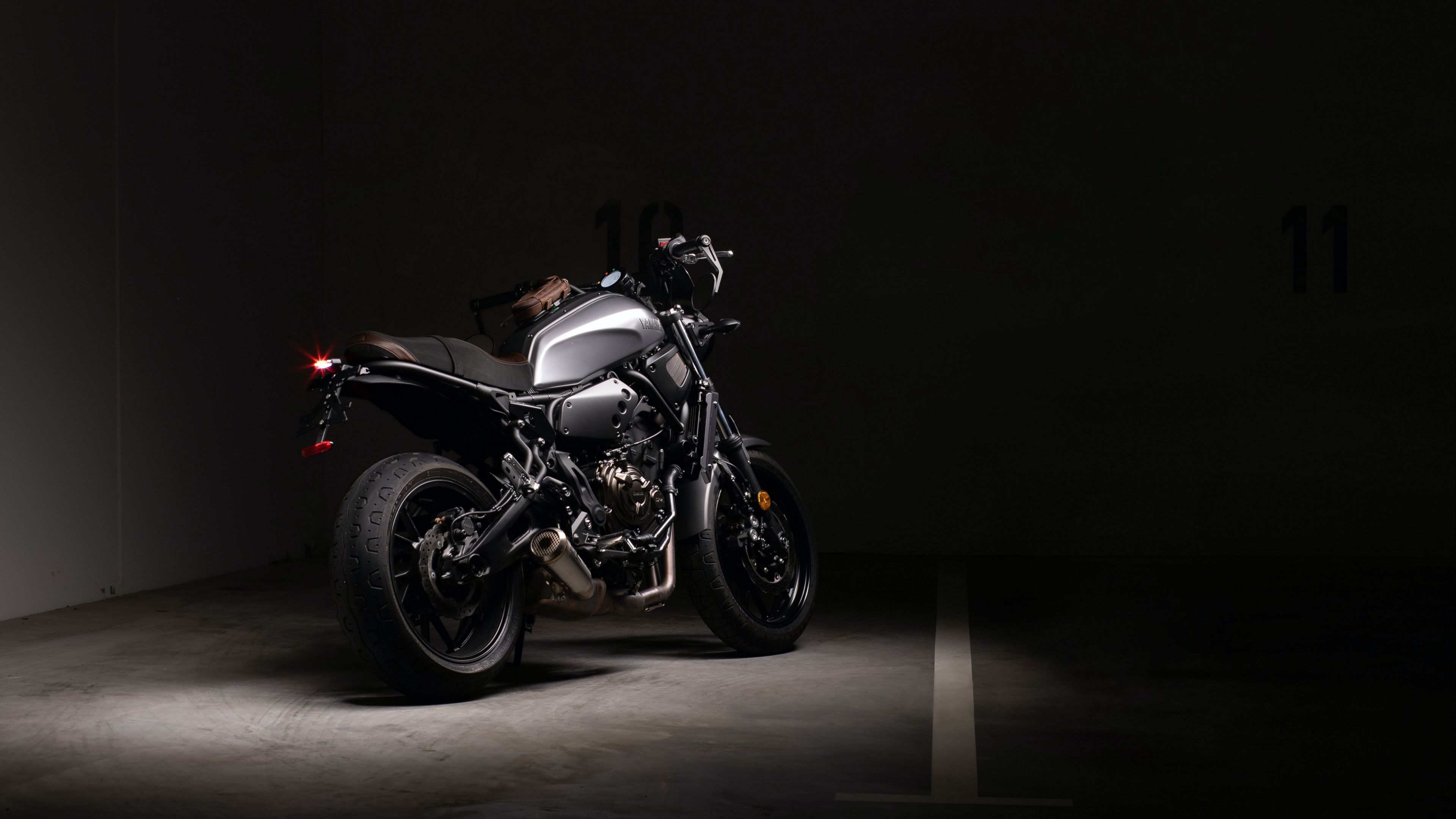«rear view» HD Wallpapers