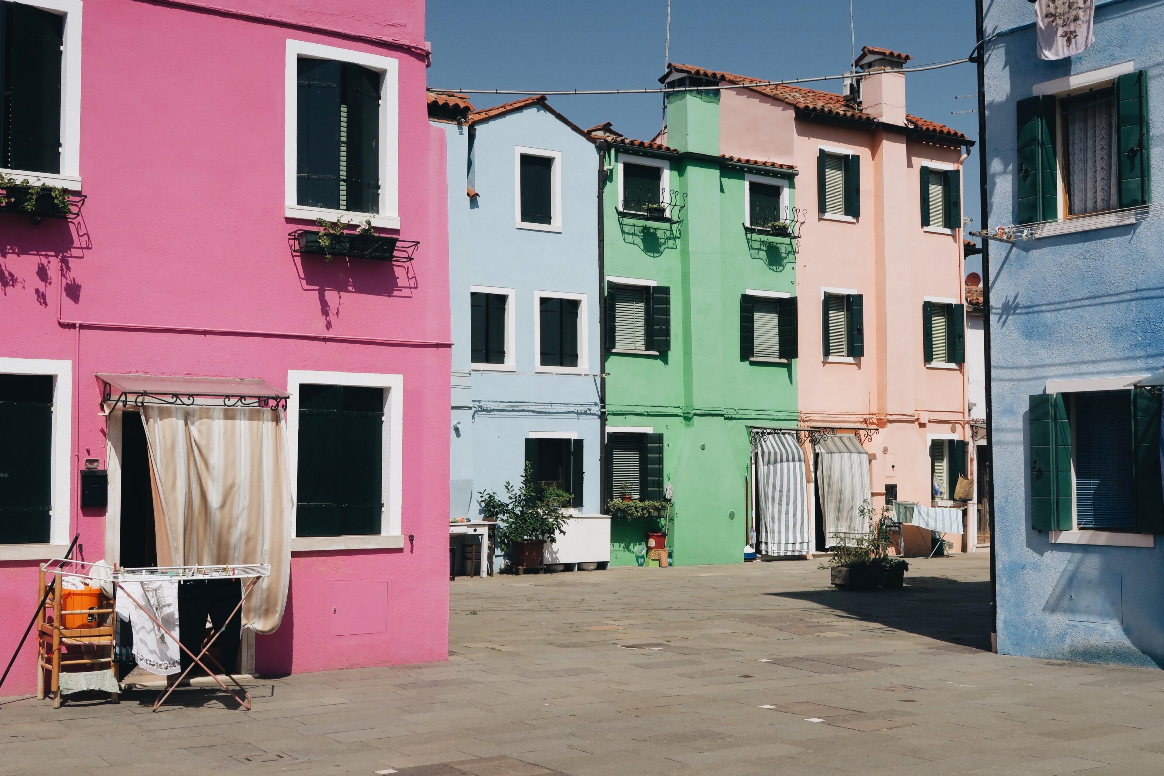 house building architecture and pink 4k HD Wallpaper