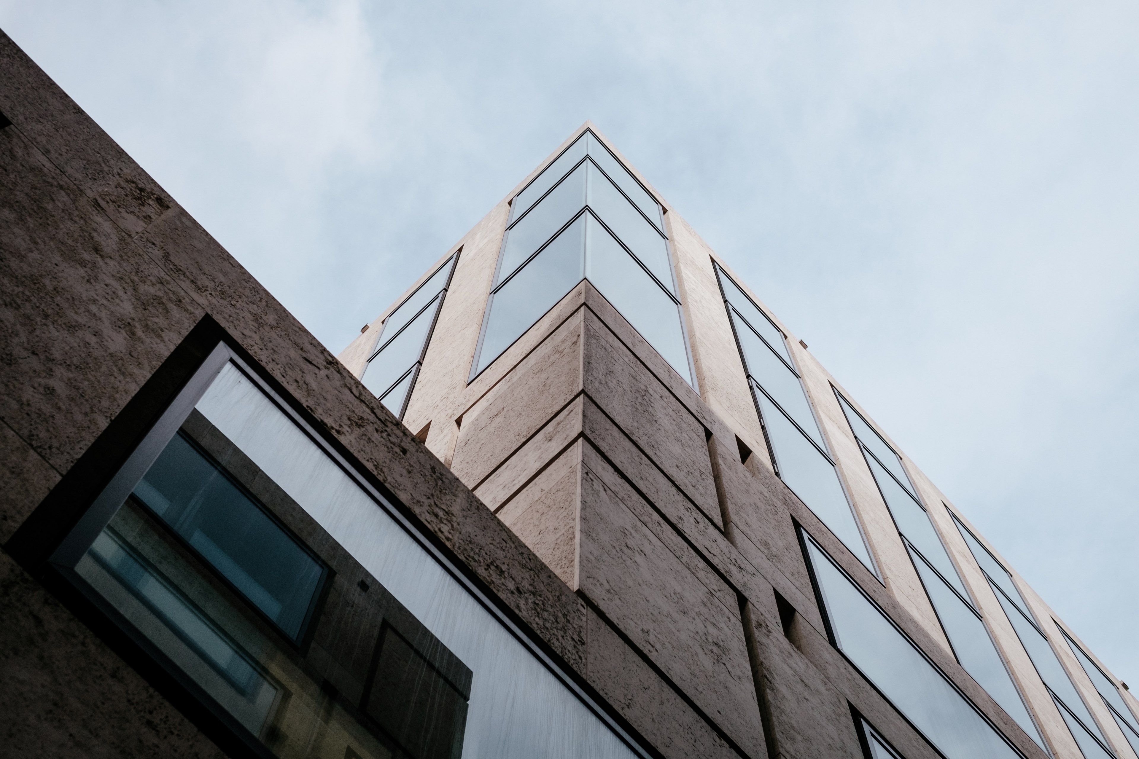 building window wall and concrete 4k HD Wallpaper