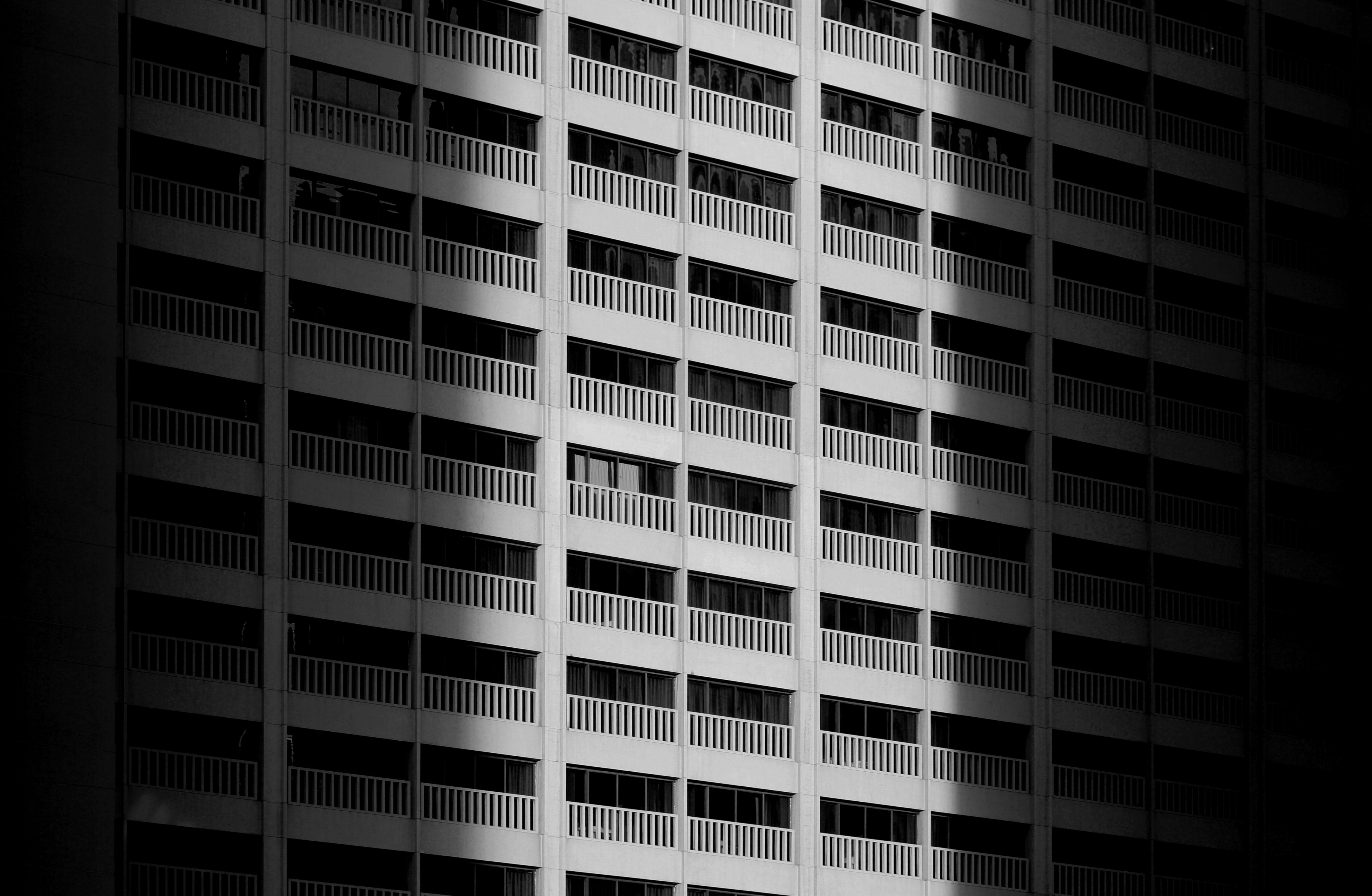 window pattern architecture and building 4k HD Wallpaper