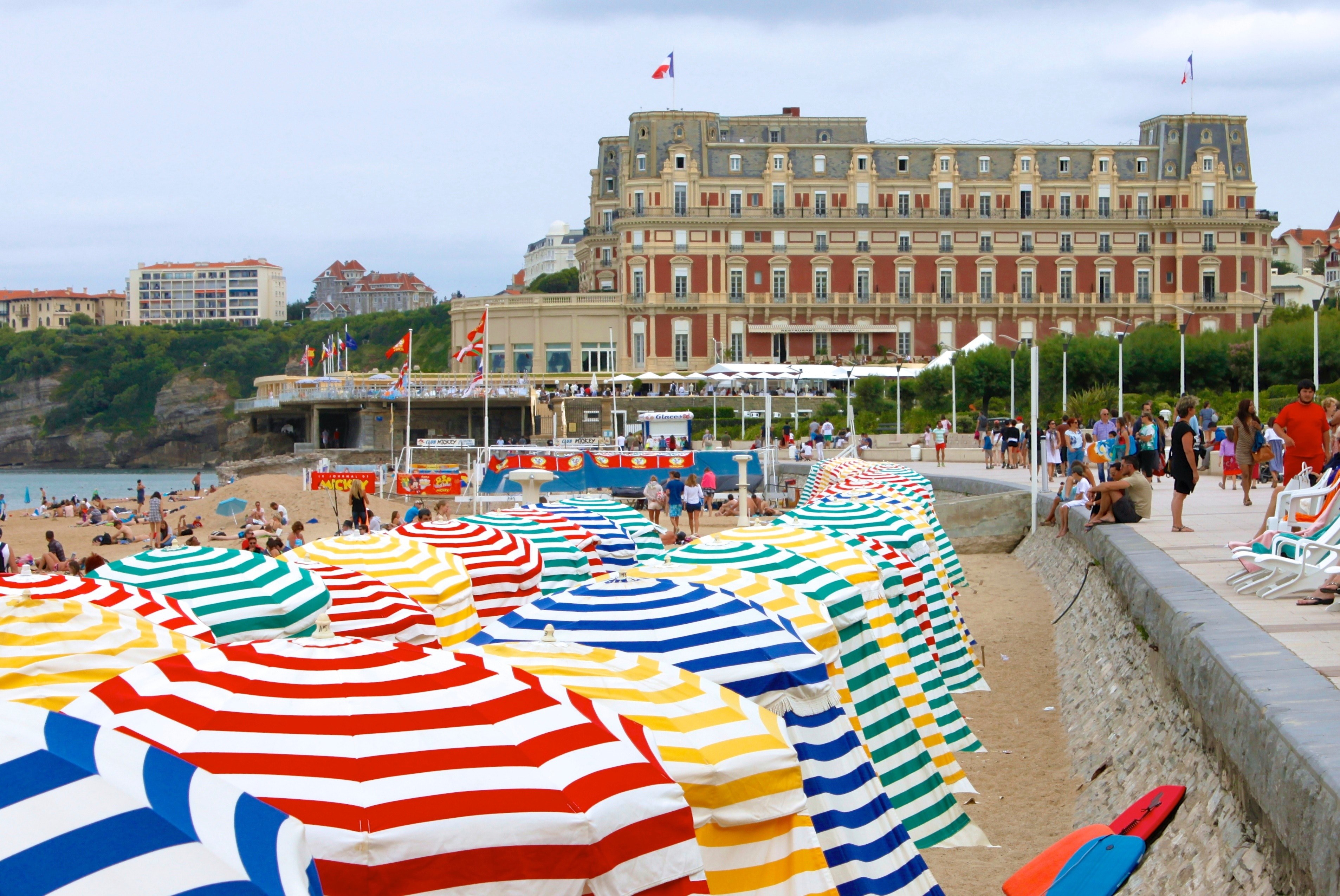 Wallpaper ID: 203645 / biarritz sunbathing beach and wave hd 4k ...