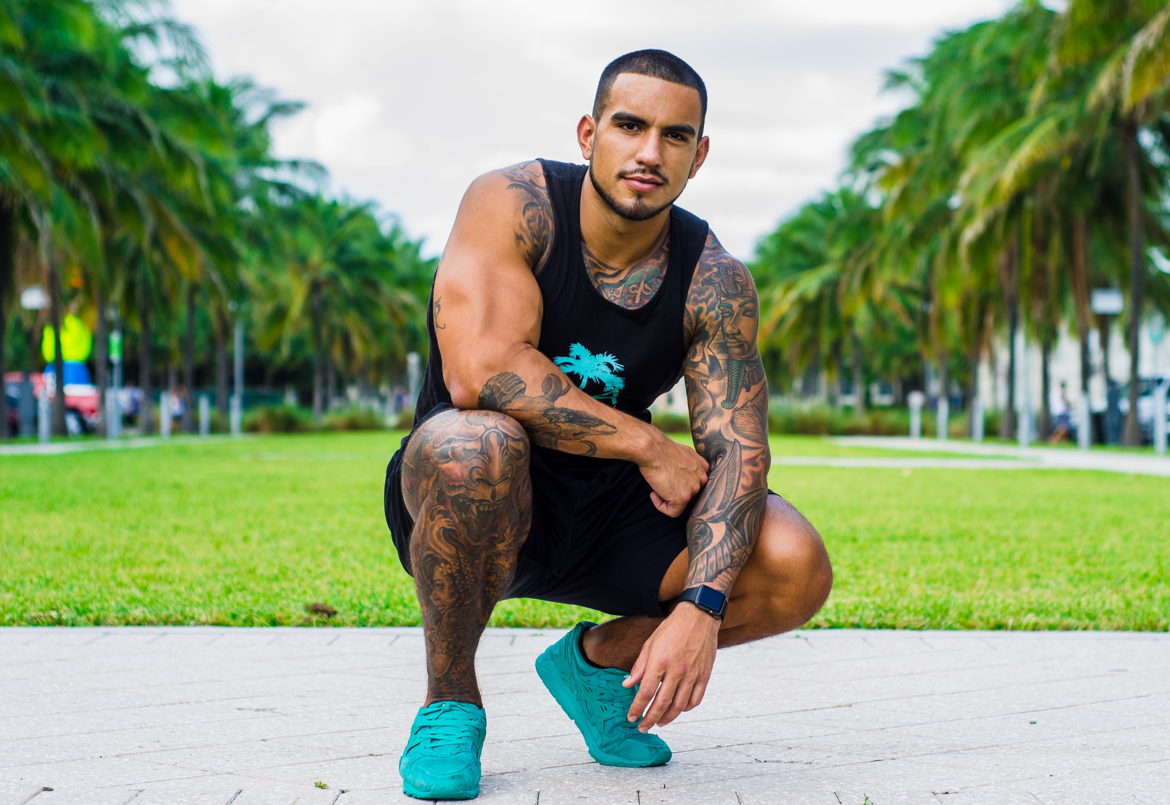 man male tattoo and strong 4k HD Wallpaper