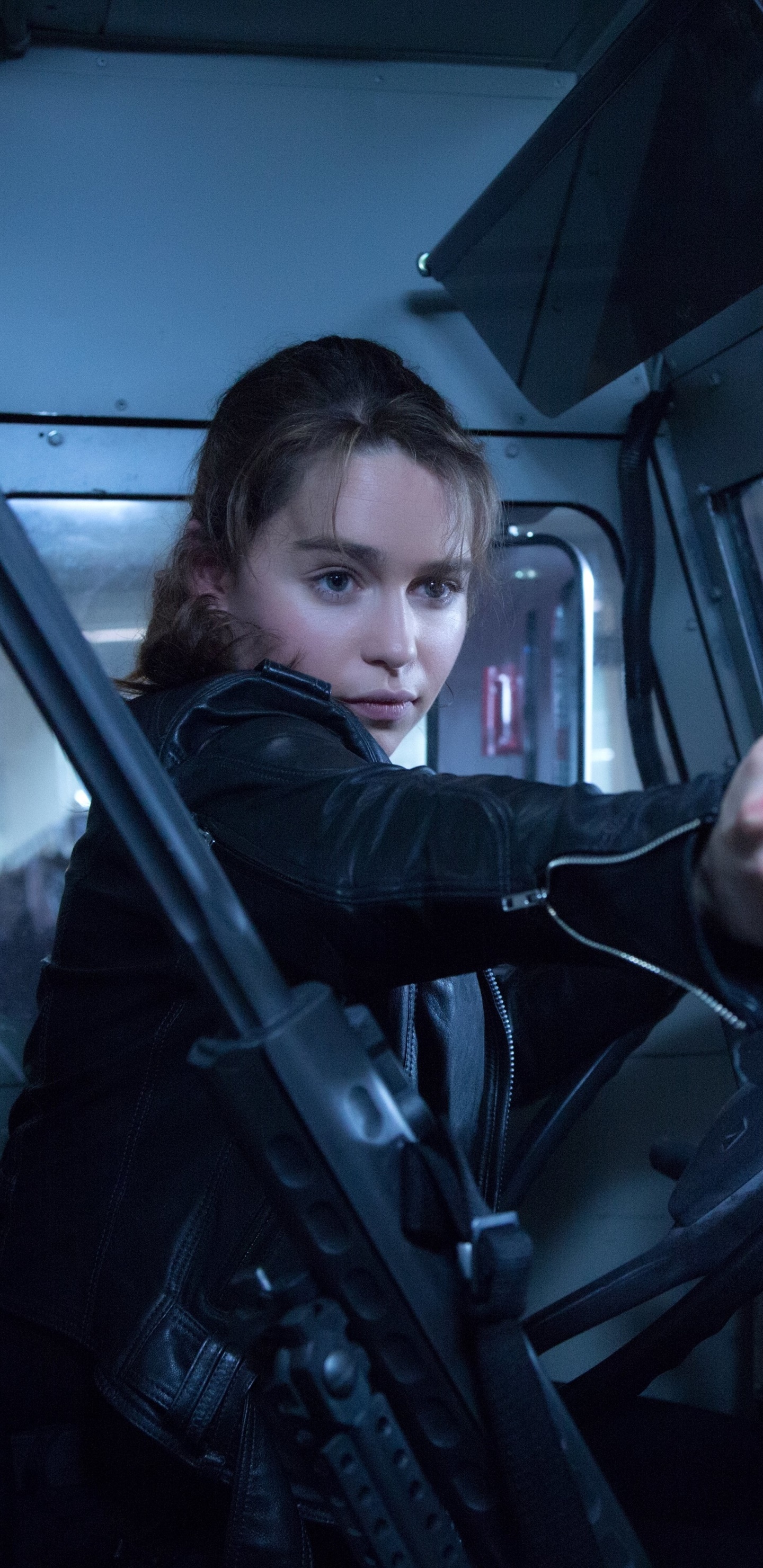 Emilia Clarke Terminator Wallpaper