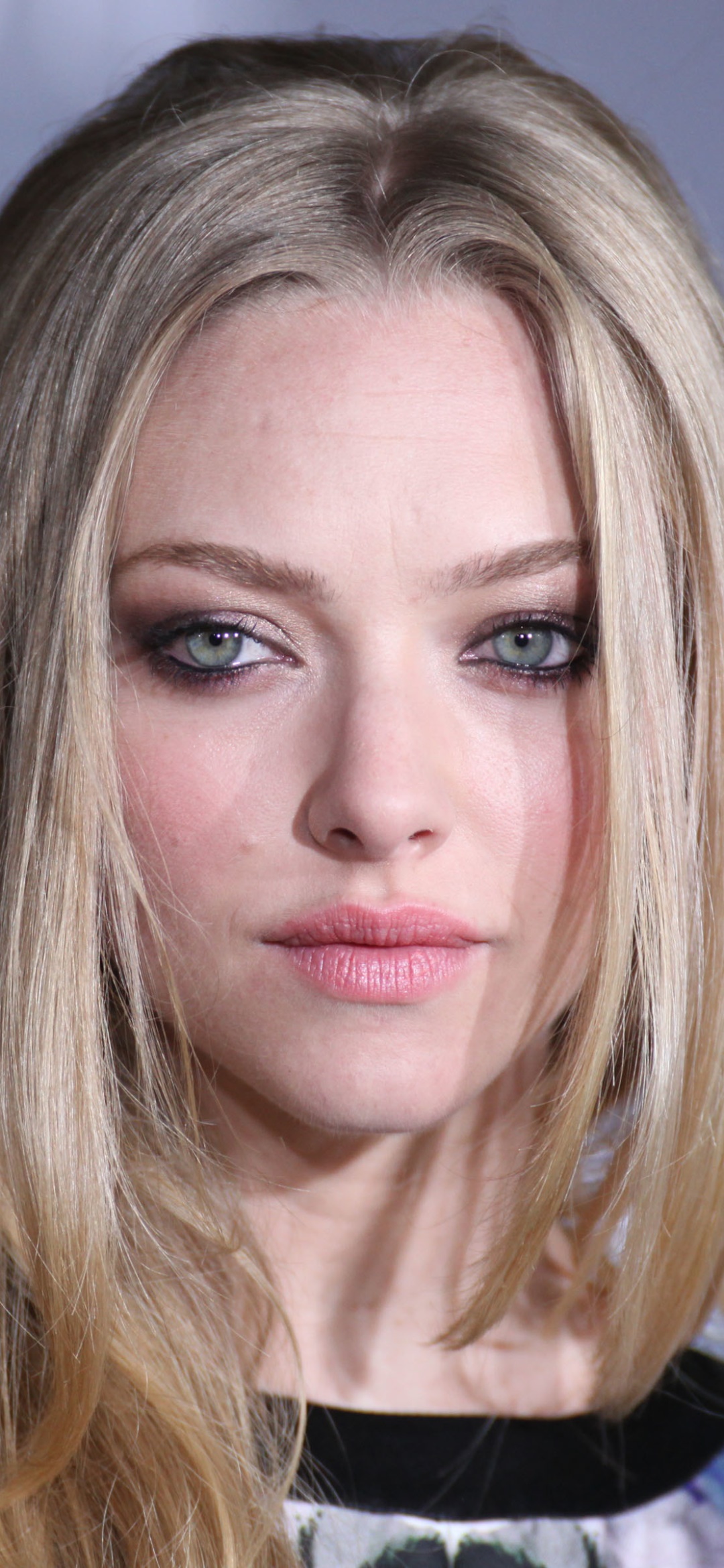 Celebrity Amanda Seyfried, 1080x2340 Phone HD Wallpaper