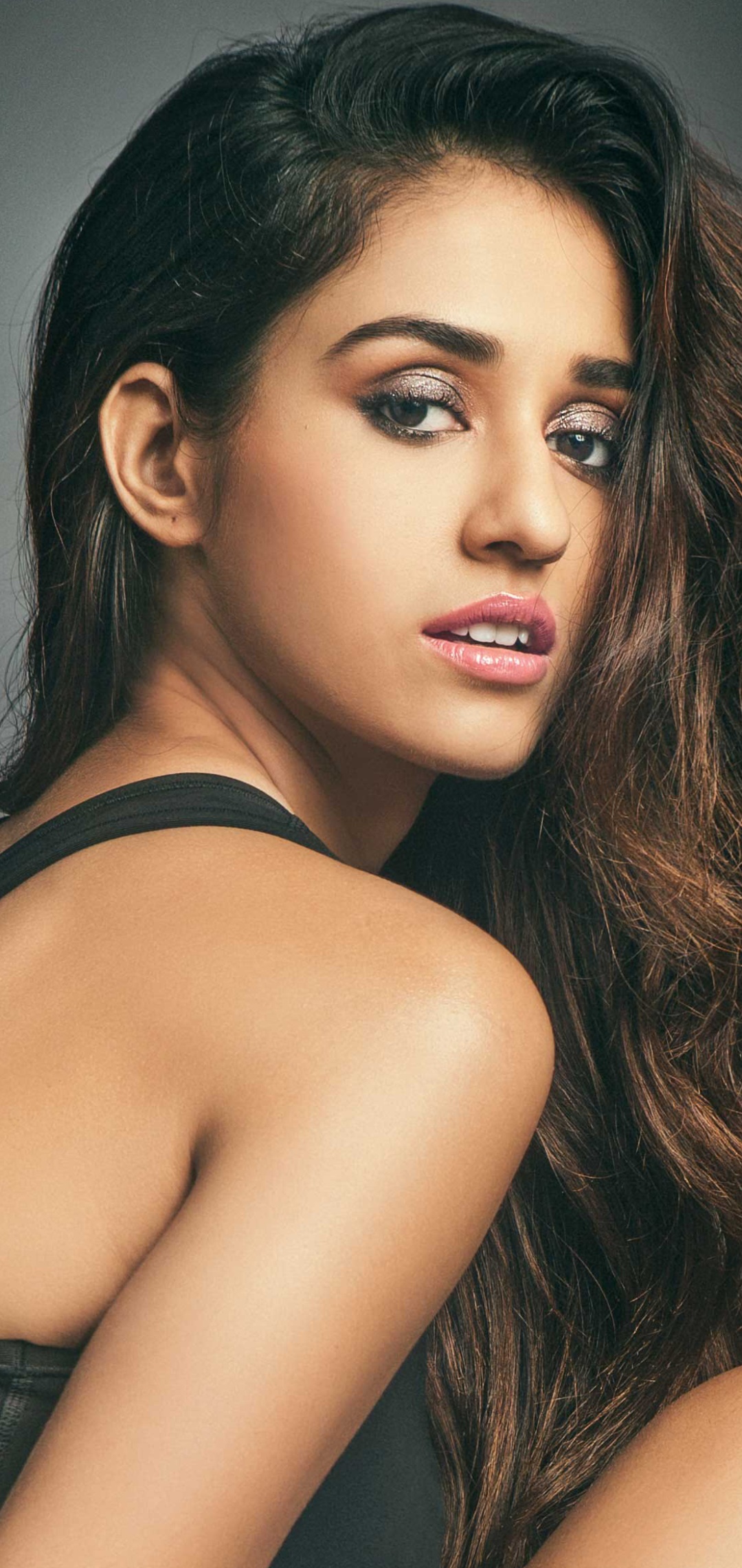 «Disha Patani phone wallpaper» HD Wallpapers