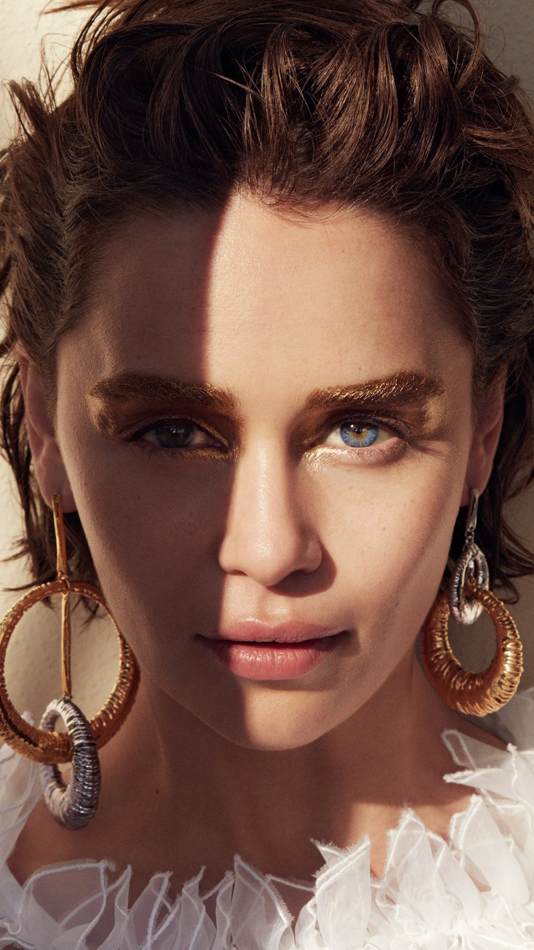 Celebrity Emilia Clarke, Earrings, English, Actress, Blue Eyes ...