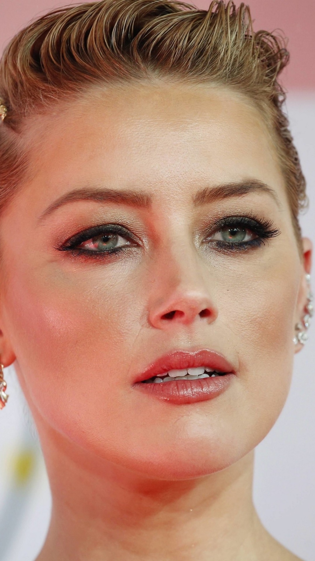Celebrity Amber Heard, Actress, Close-up, American, Face, Blue Eyes ...