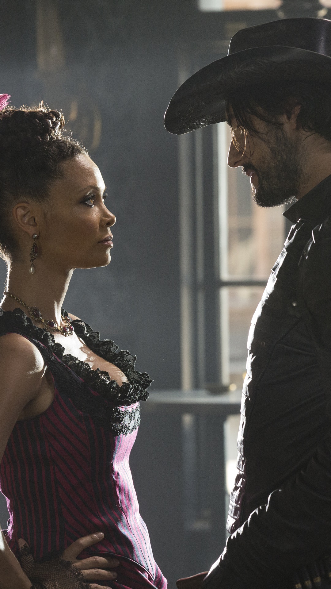 TV Show Westworld, Rodrigo Santoro, Maeve Millay, Thandie Newton ...