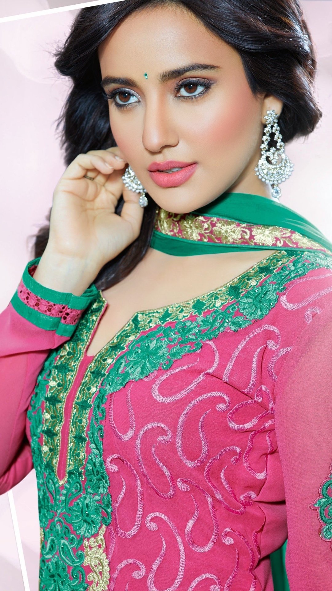 Celebrity Neha Sharma, National Dress, Model, Indian, 1080x1920 Phone ...
