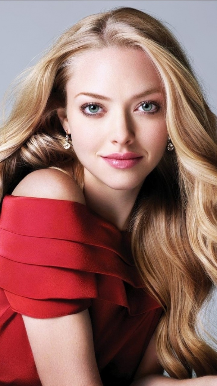 Celebrity Amanda Seyfried, 720x1280 Phone HD Wallpaper