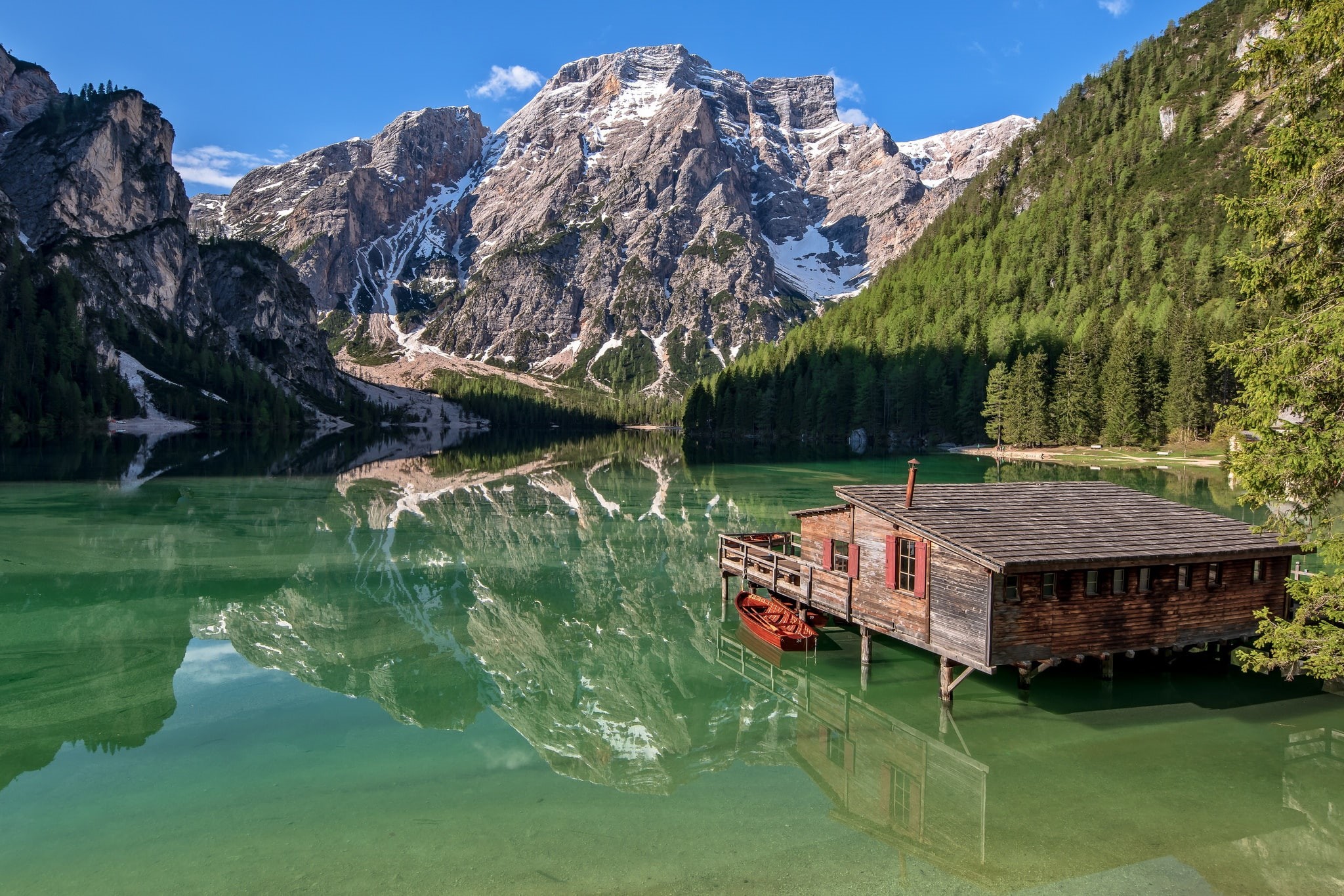 Pragser Wildsee, Wildsee, Lake Braies, lake, house, The Dolomites ...