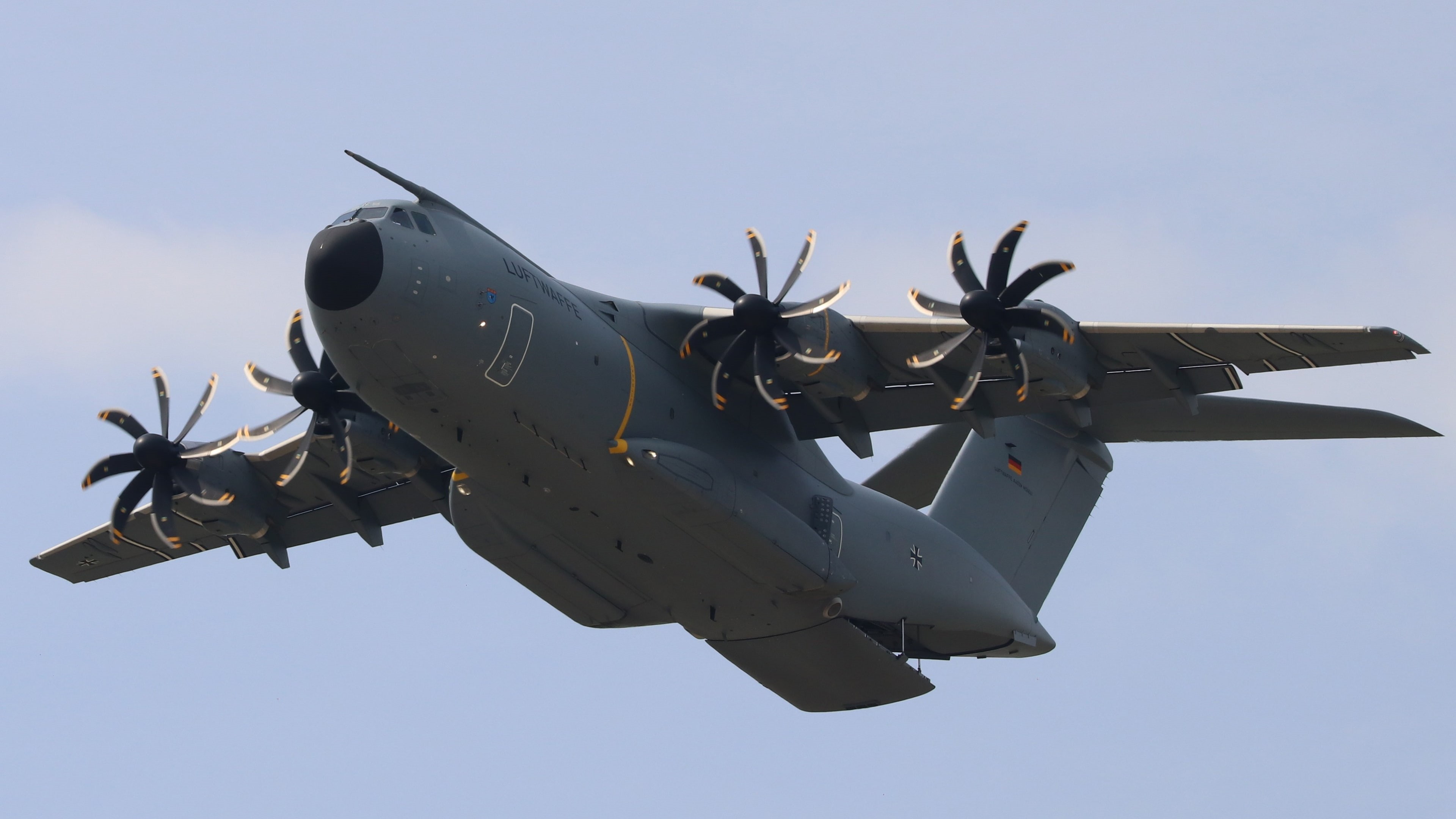 On The Move, Airbus A400M Atlas, Military, Military Airplane, Blue ...