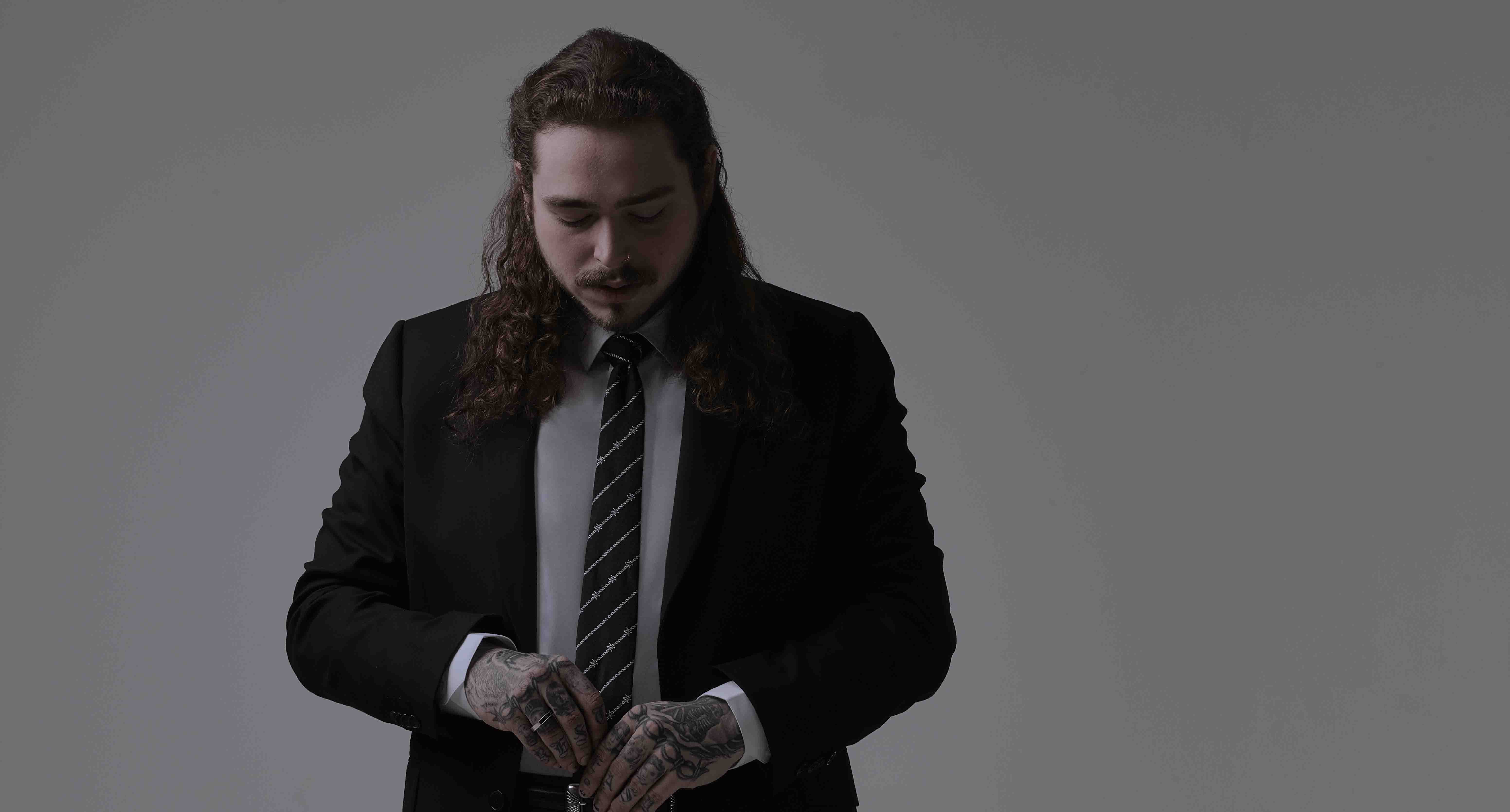 indoors, well-dressed, cut out, holding, tattoo, copy space, young ...