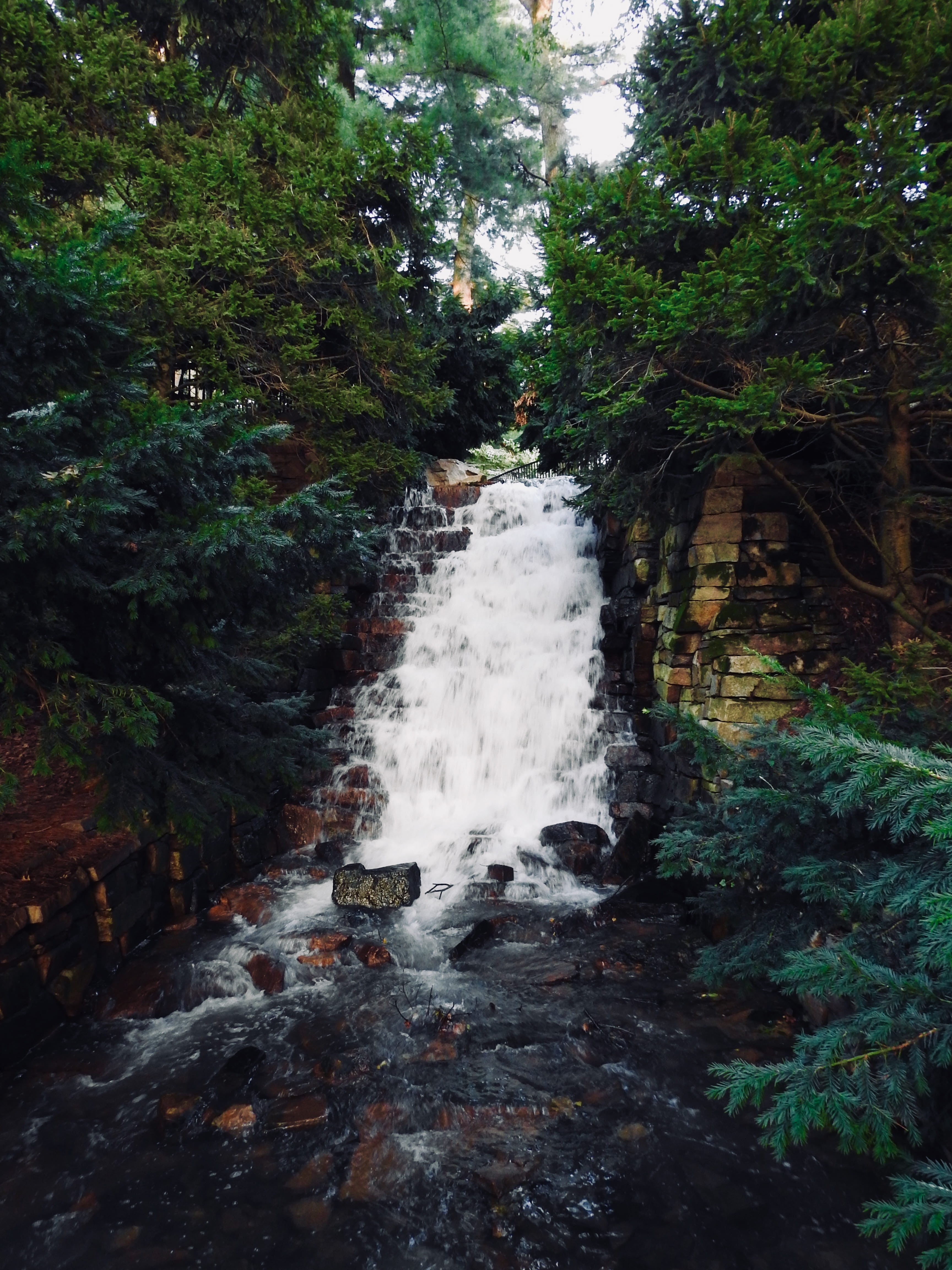 «FALLING WATER» HD wallpapers