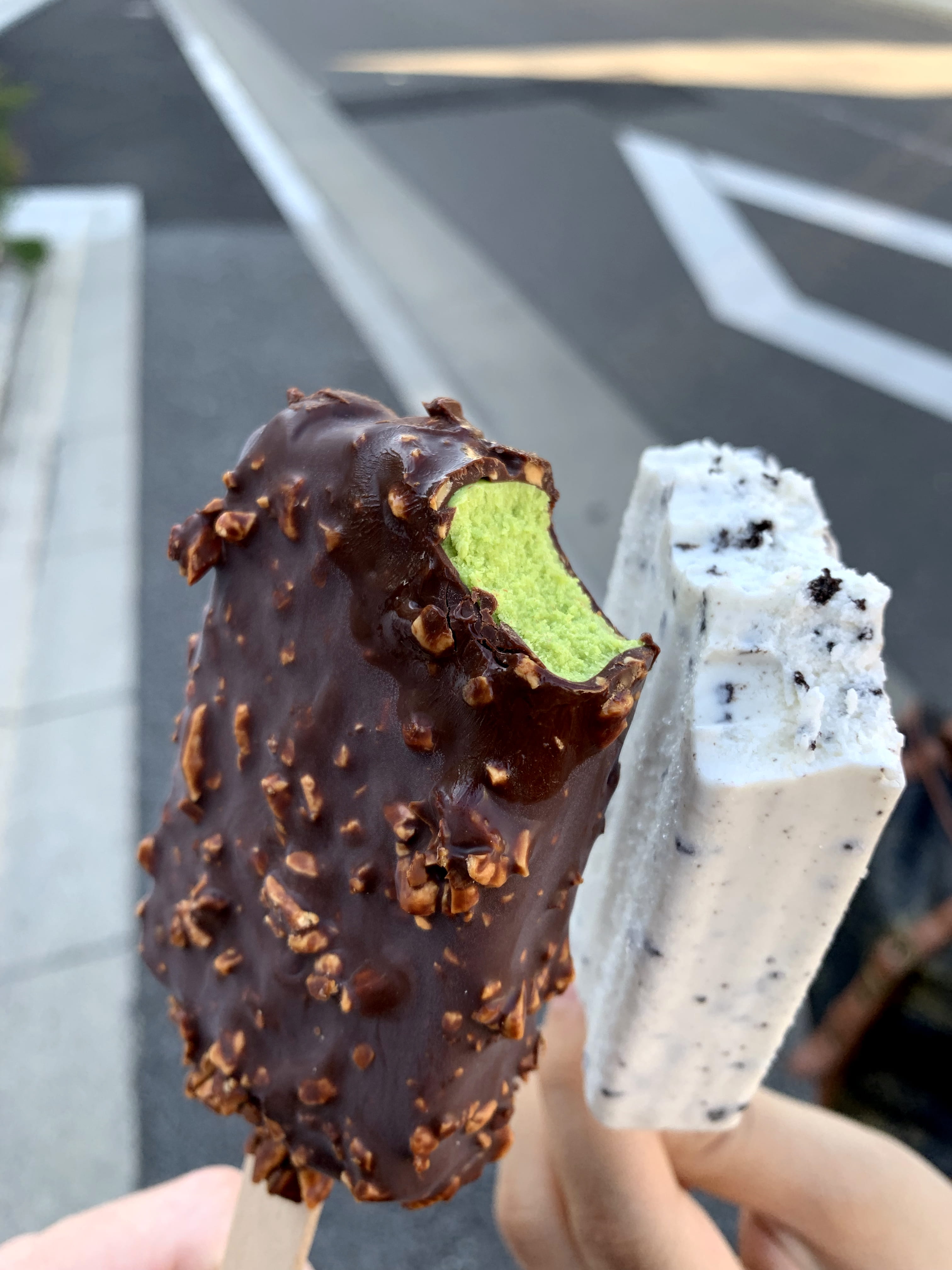 indulgence, 4K, chocolate, cream, human hand, sweet food, temptation ...