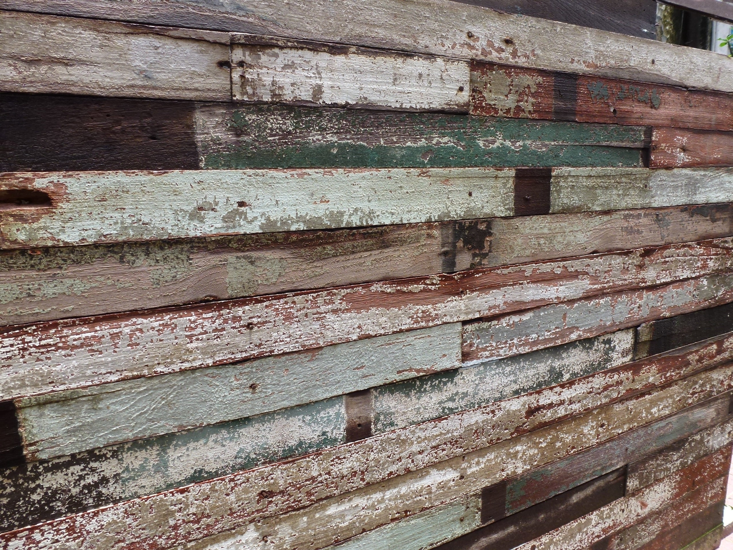 wall, run-down, spent, obsolete, deterioration, ruin, weathered, cracks ...