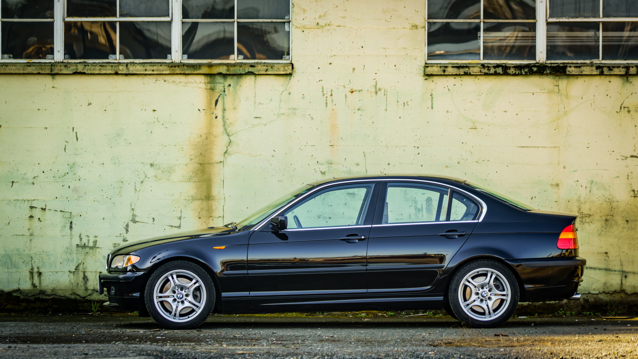 «BMW 330i» HD Wallpapers
