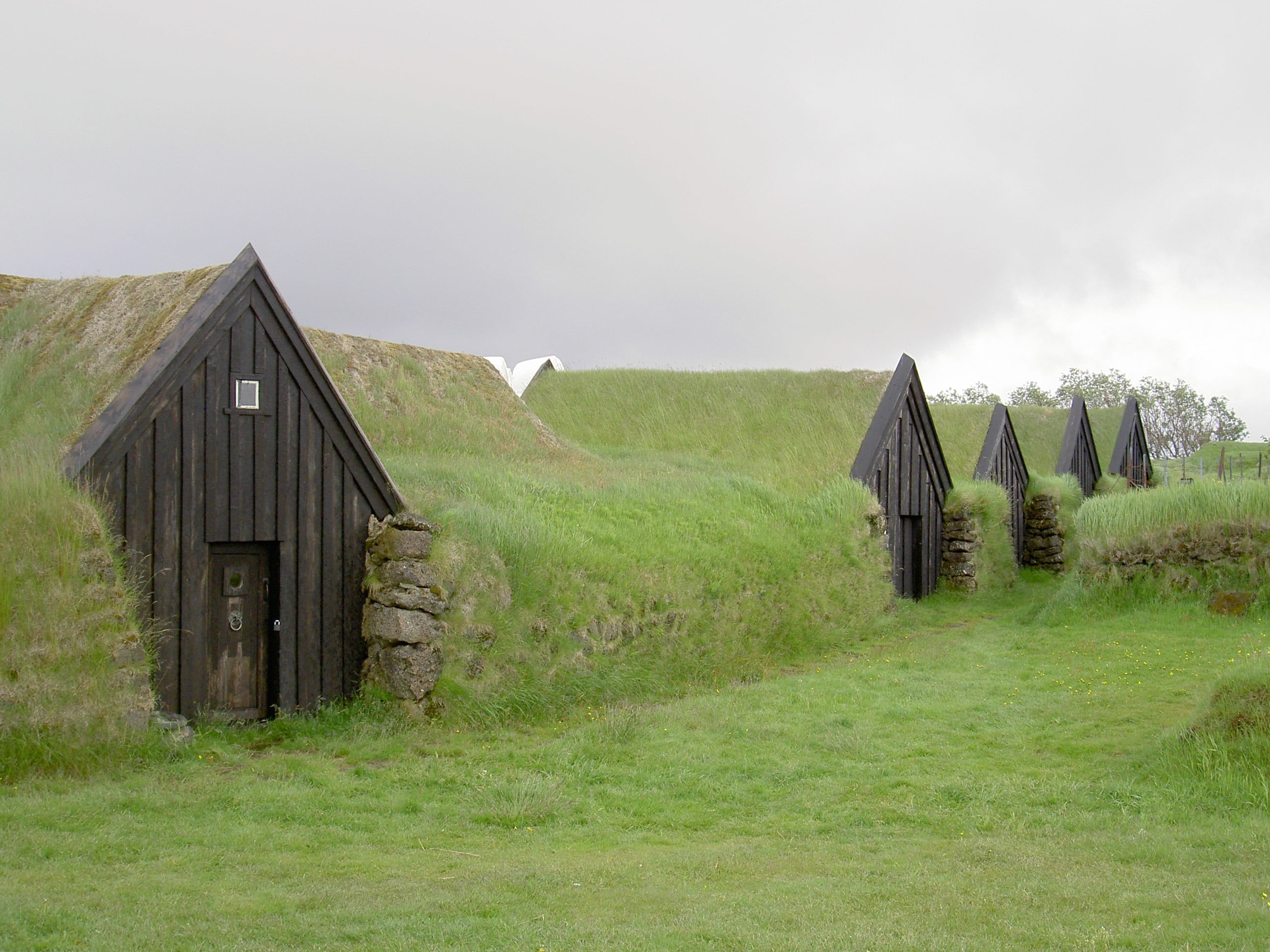 brown, 2K, green, grass, house, Iceland, covered, landscape HD Wallpaper