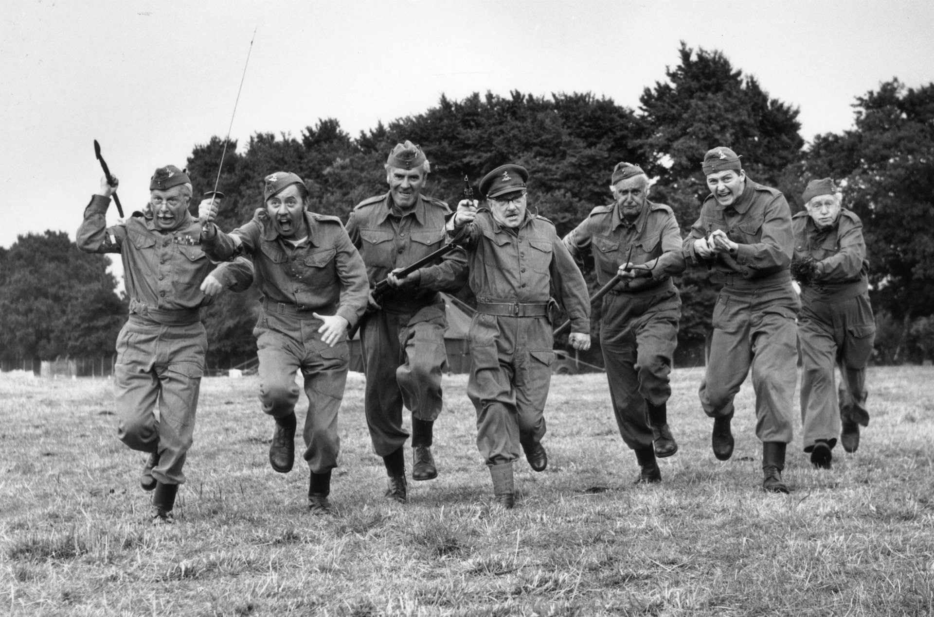 Joe Walker, Ian Lavender, Clive Dunn, Charles Godfrey, John Laurie ...