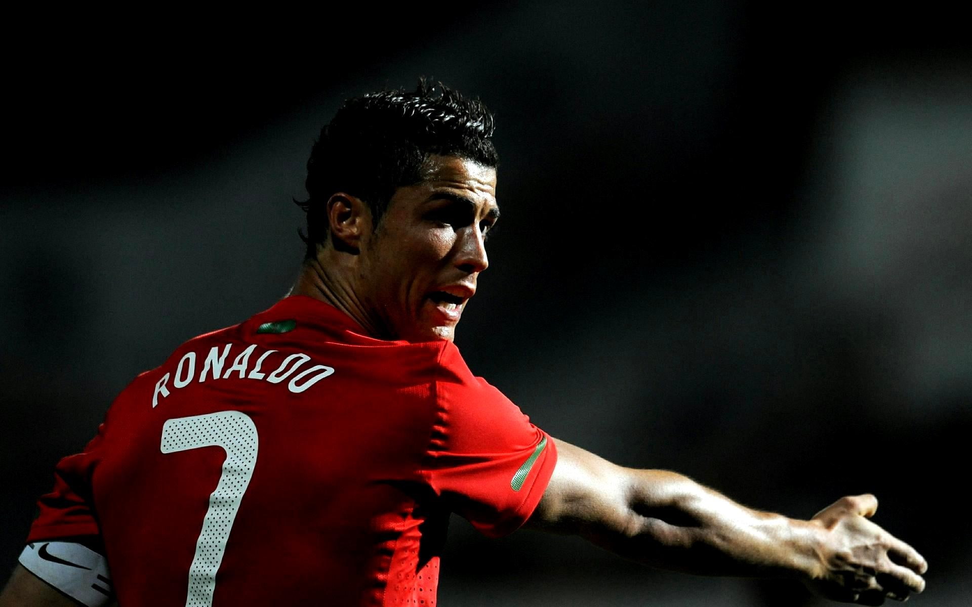 «cr7 pretty picture background» HD Wallpapers