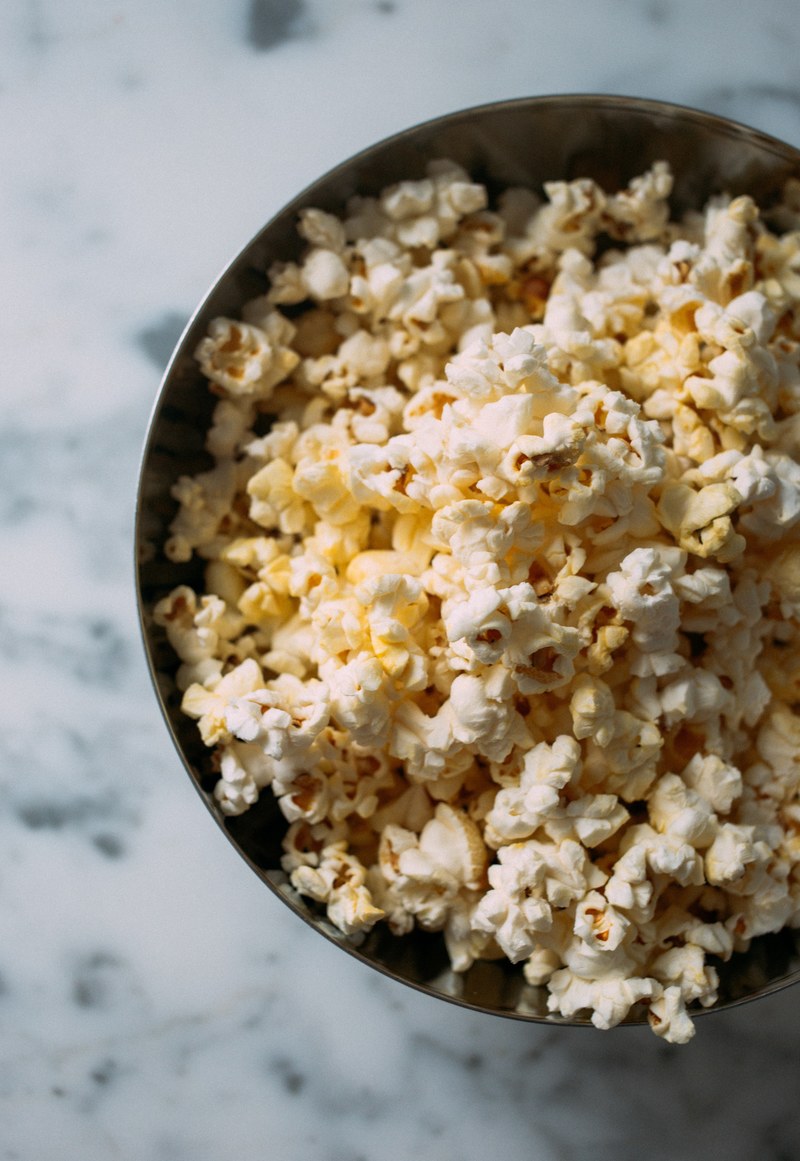 netflix and popcorn 4k Phone HD Wallpaper