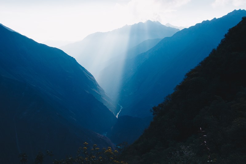 mountain haze beam and apurimac 4k HD Wallpaper