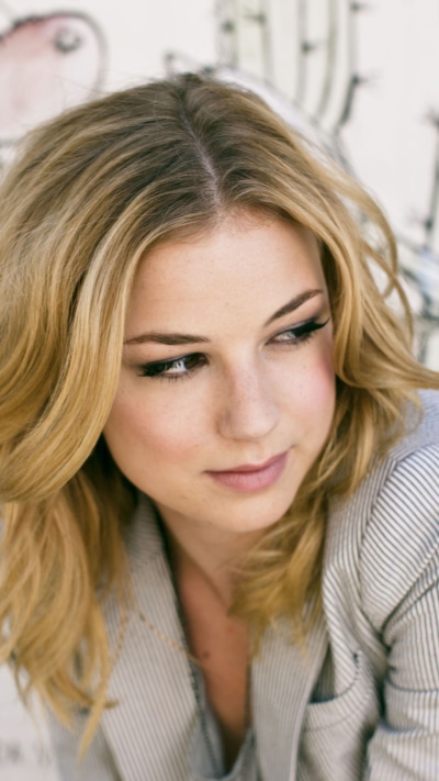 Celebrity Emily VanCamp, Actress, Canadian, 1080x1920 Phone HD Wallpaper