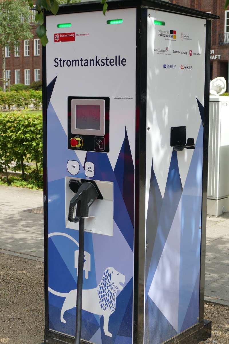 gas pump, gasoline, 5K, close-up, building exterior, architecture, flag ...