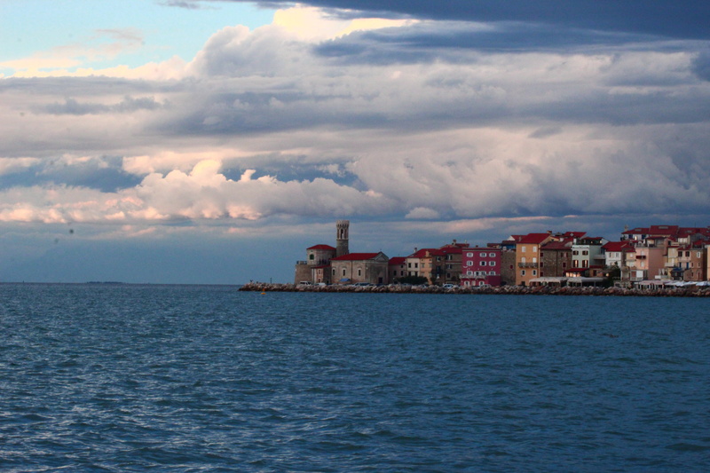 Beauty In Nature, Outdoors, Cityscape, City, Clouds, Landscape, Water ...