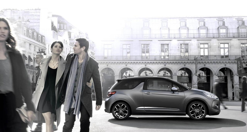 Architecture, Street, Real People, Motor Vehicle, Built Structure, Day ...